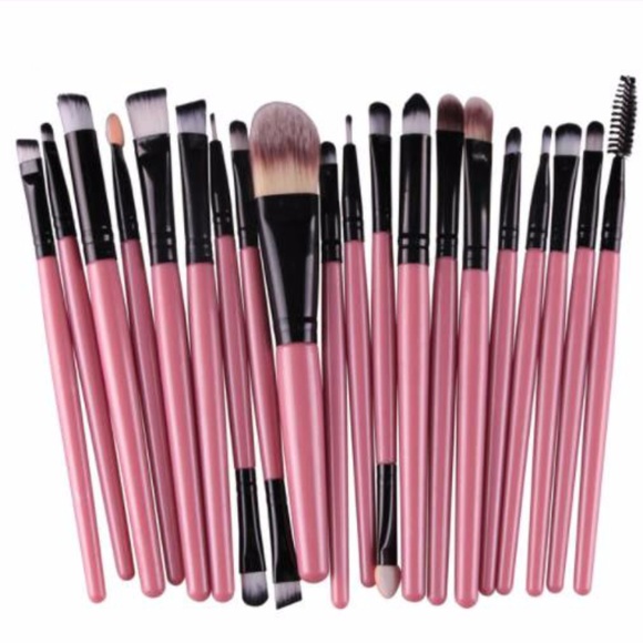 Makeup | New 2pc Pro Makeup Brush Set | Poshmark